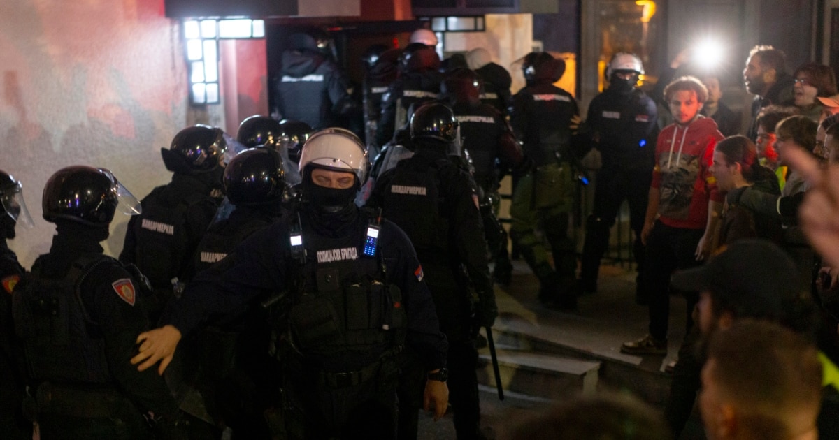 Studenti 22 sata blokirali zgradu RTS-a u Beogradu i RTV-a u Novom Sadu