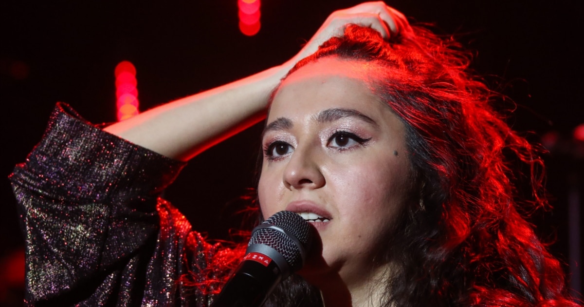 Revealing Photo Of Ethnic Tajik Singer Manizha Causes Strong Online ...