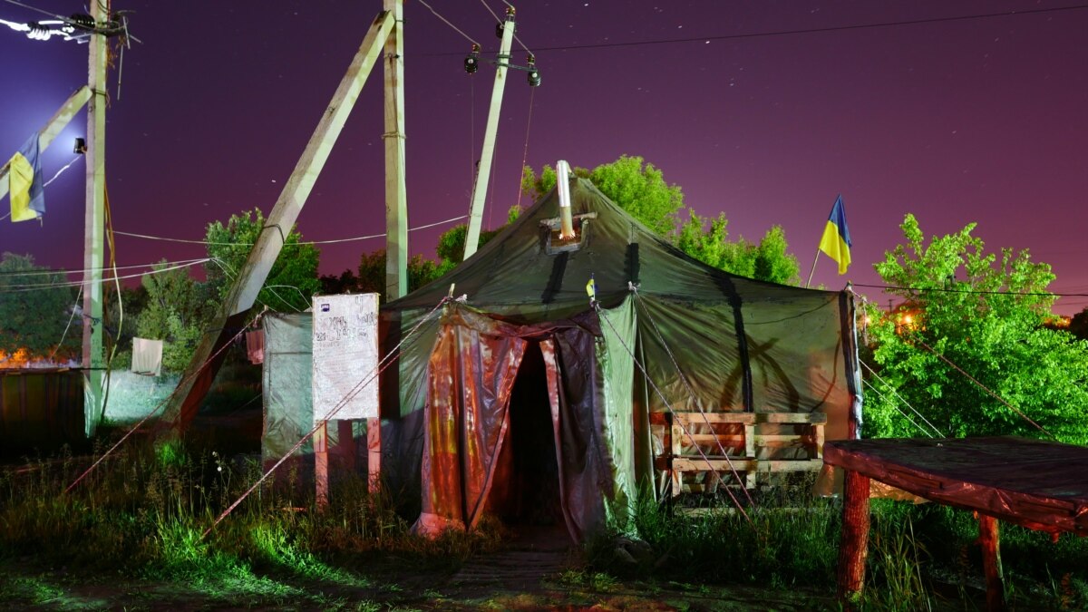 New Battle Looms On Ukraine's Blockade Lines