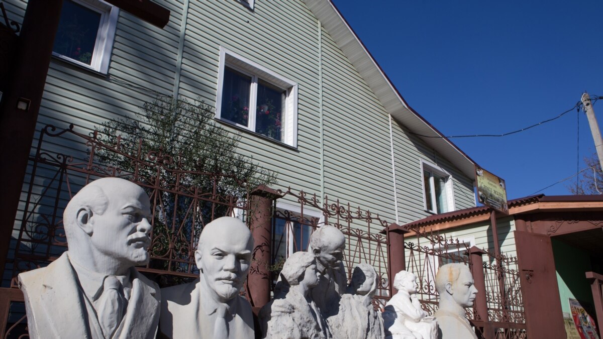 Lenin Lives On (In This Man's House)