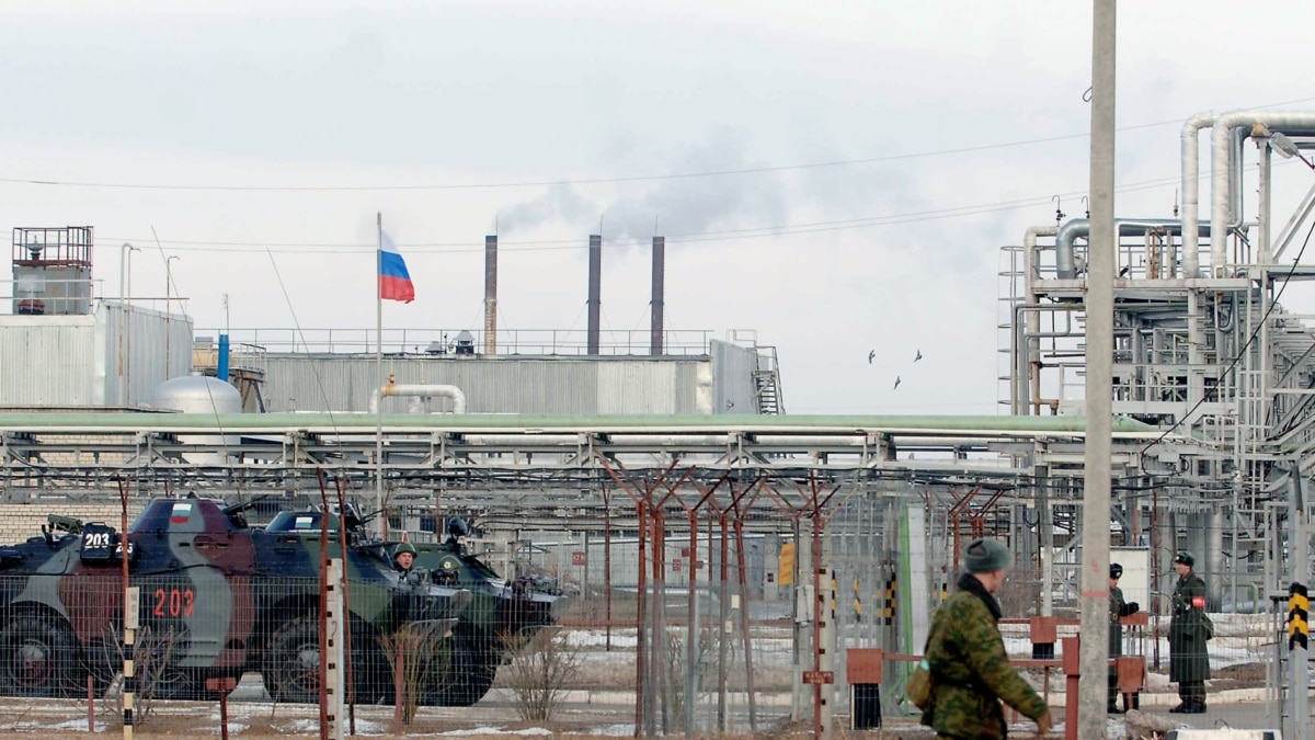 Russia Opens Plant To Destroy Chemical Weapons