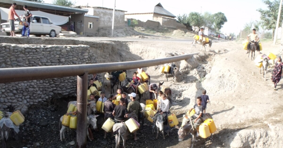 Silly Dictator Story #14: No Donkeys At The Well