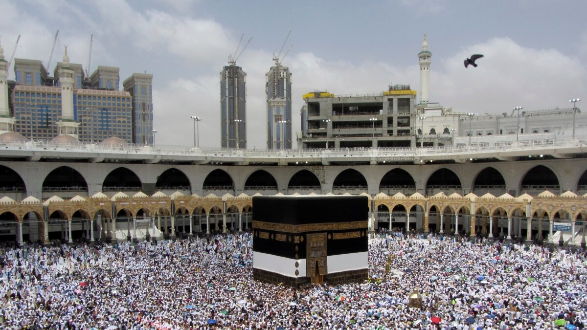 Muslims Begin Arriving In Saudi Arabia Ahead Of Annual Hajj