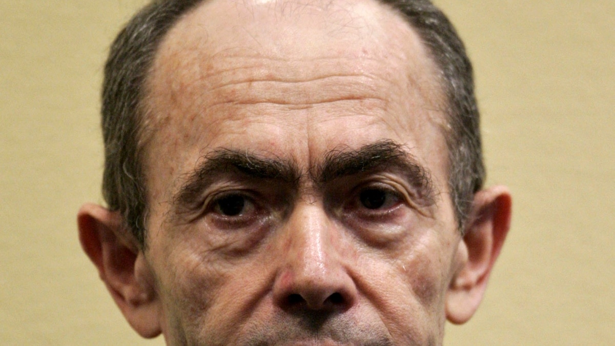 Former Bosnian Serb General Goes On Trial