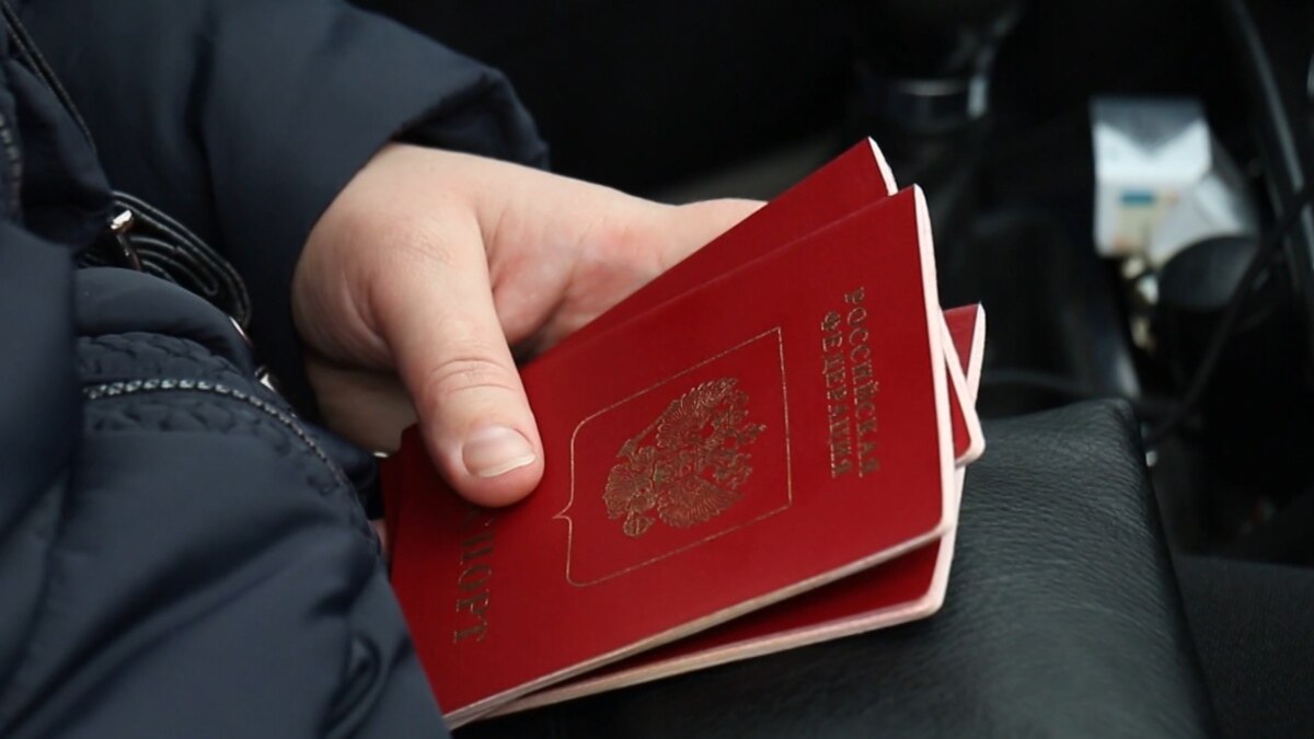 За полтора года 170 тысяч жителей ДНР получили гражданство России