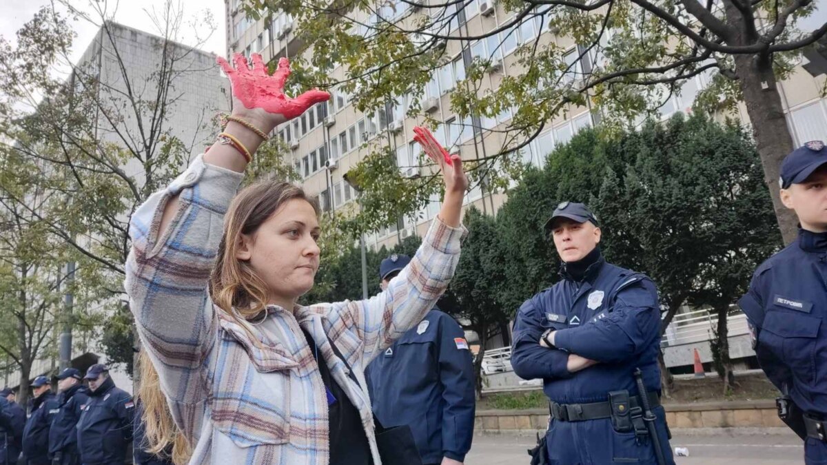 Протест во Белград Се бара одговорност од власта за несреќата во Нови Сад