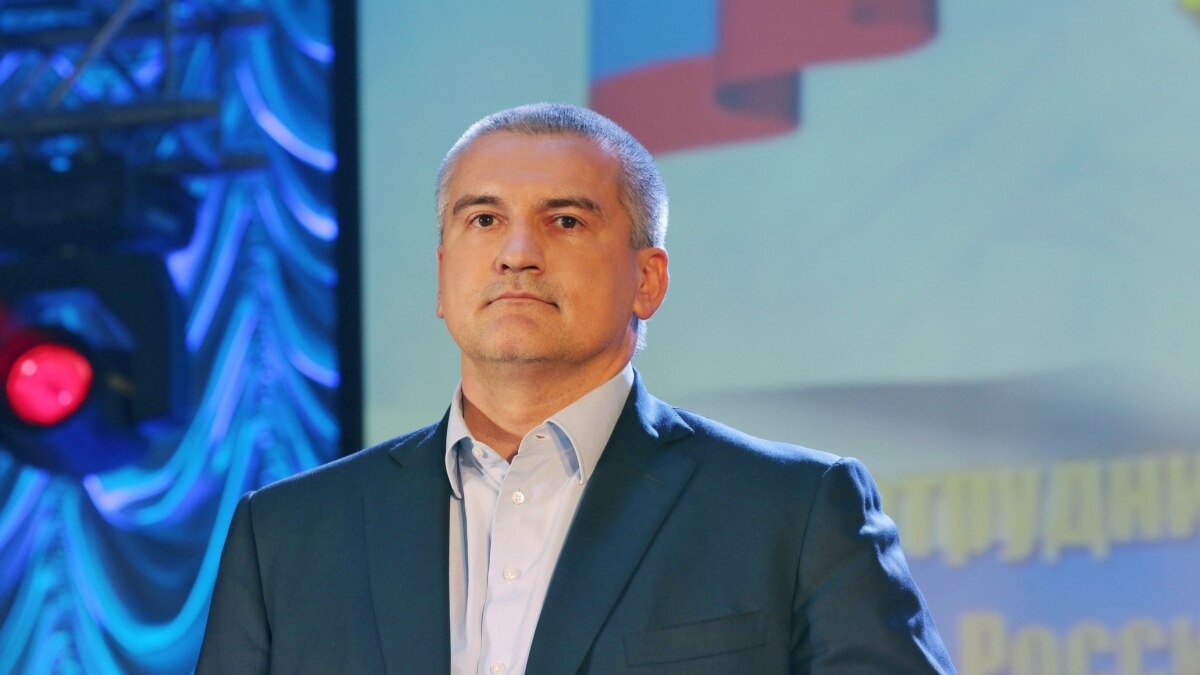 Moscow-Imposed Governor In Crimea Says Russia Fortifying Positions