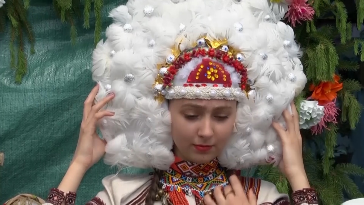 The Colorful Weddings Of The Carpathians