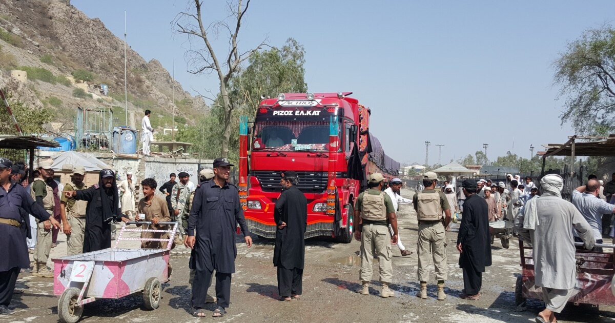 Afghan-Pakistani Border Crossing Reopens After Deadly Fighting