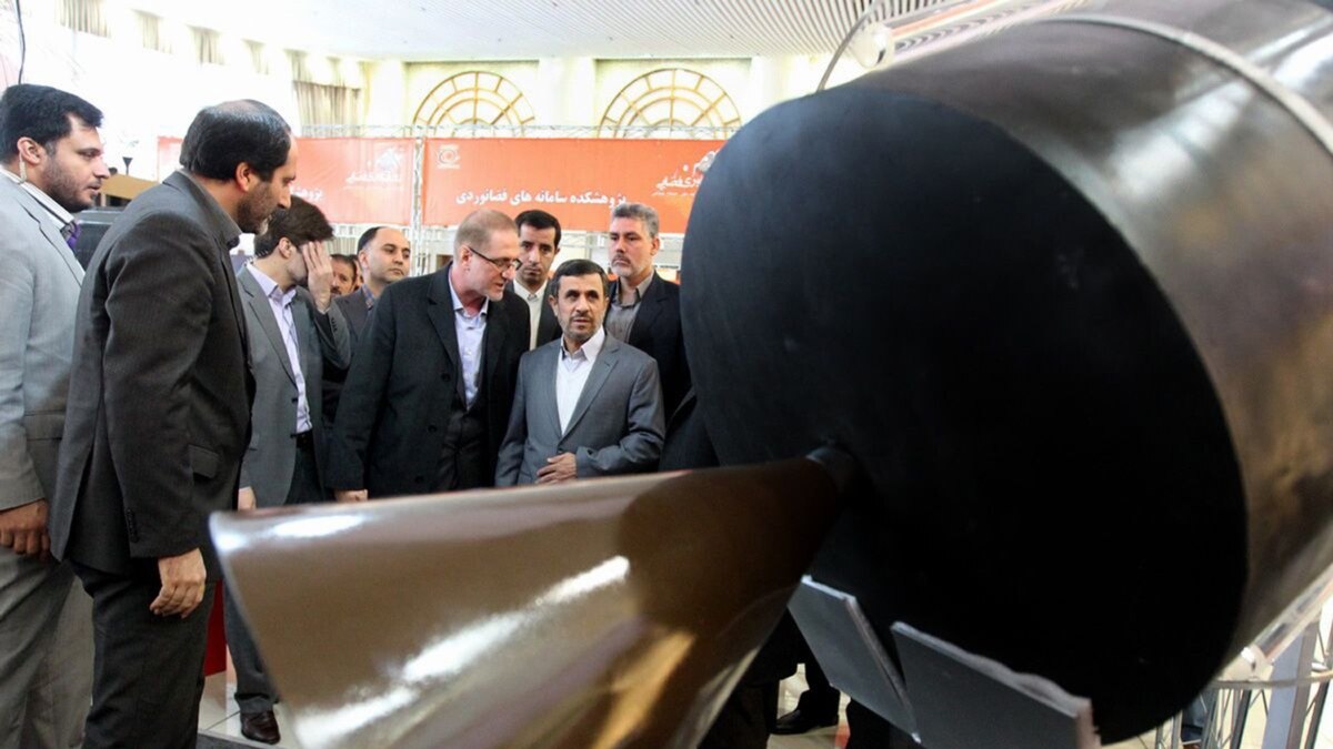 Ahmadinejad Offers To Be Iran's First Astronaut; McCain Draws 'Monkey ...