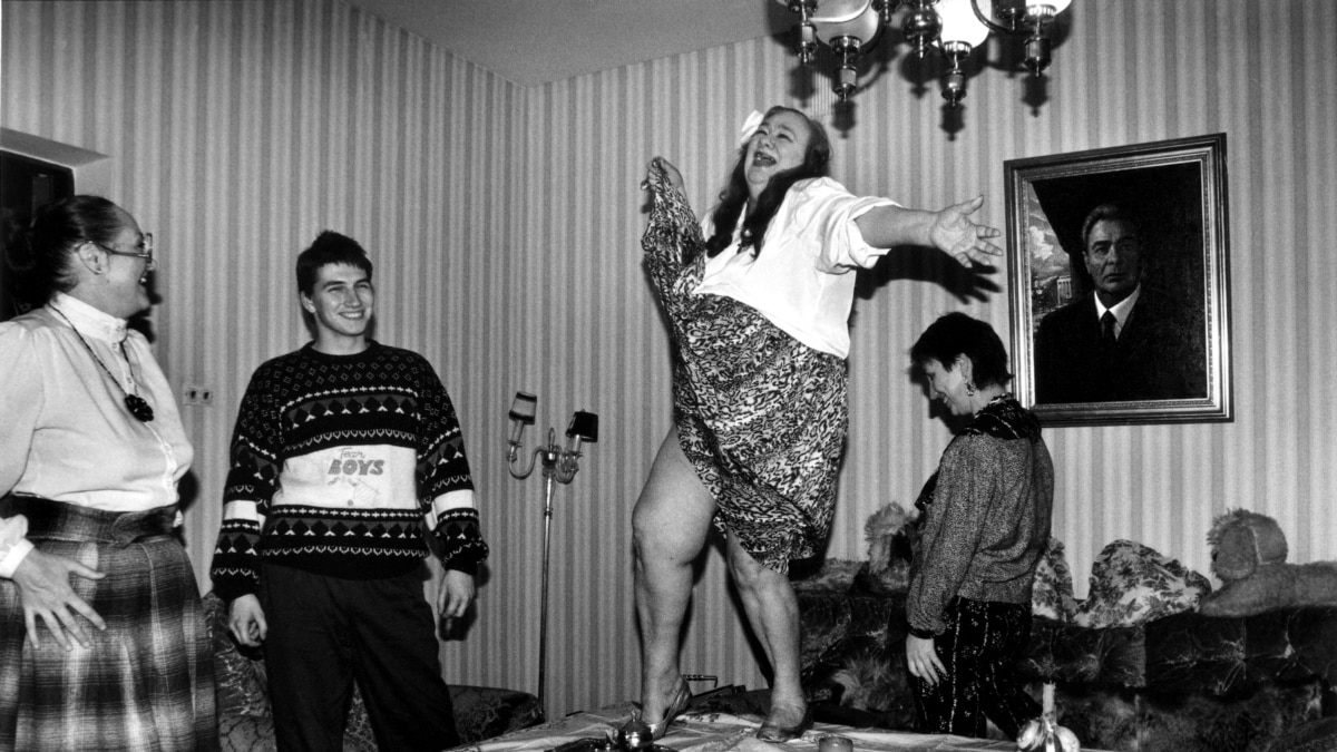 Russia's 'Wild Nineties' As You've Never Seen Them Before