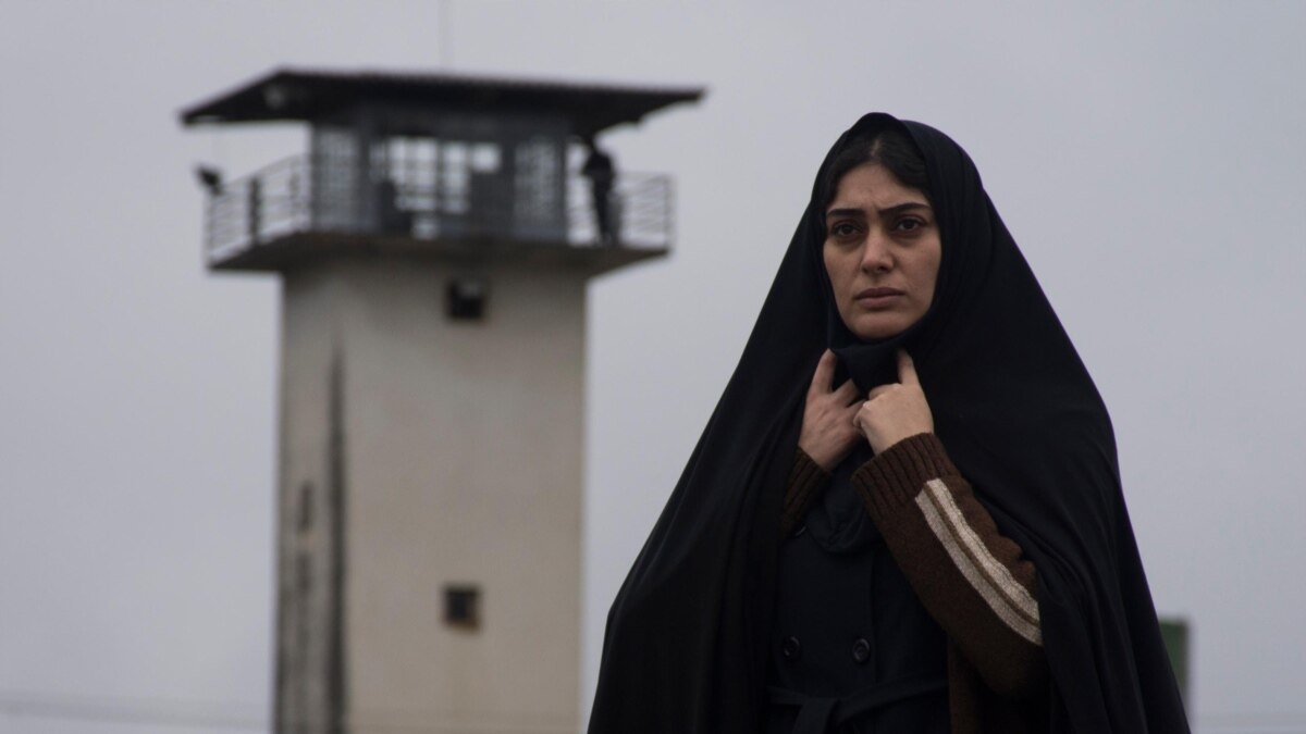 Iranian Director Takes Prestigious Cannes Prize