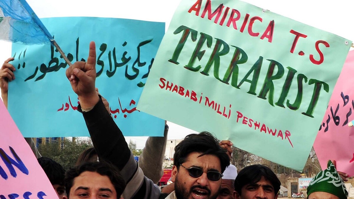 Pakistani Court Orders American Held For Eight More Days