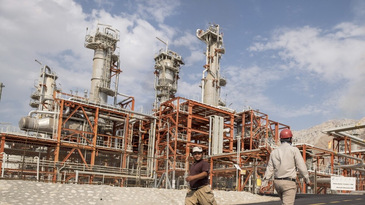 Iran Signs Major Gas Deal WIth France's Total