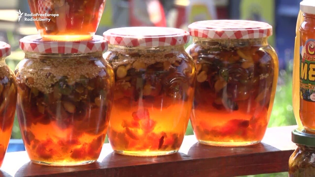 Balkan Beekeepers Make A Buzz In Belgrade