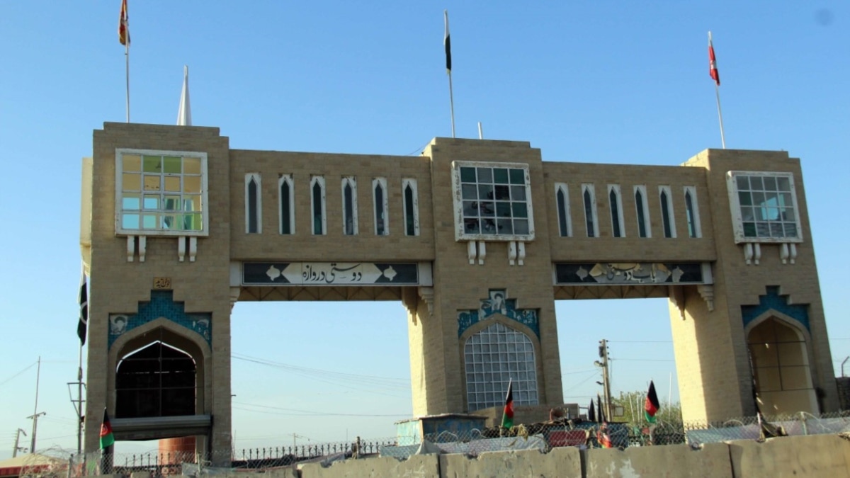 Pakistan Shuts Another Border Crossing After Shrine Massacre