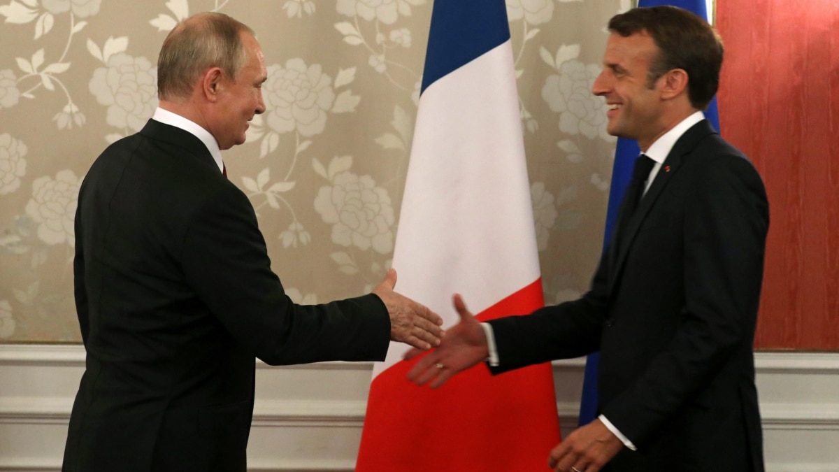 Macron To Host Putin At French Mediterranean Fort In August