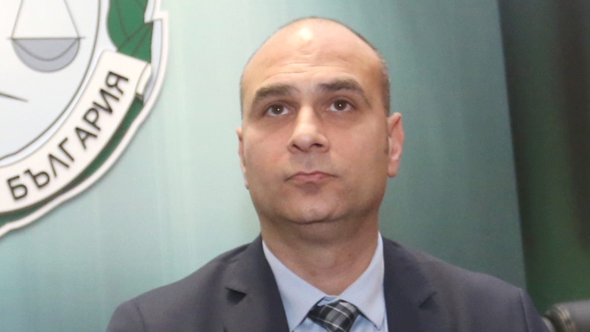 Димитър Франтишек Петров отново е кандидат за ръководител в