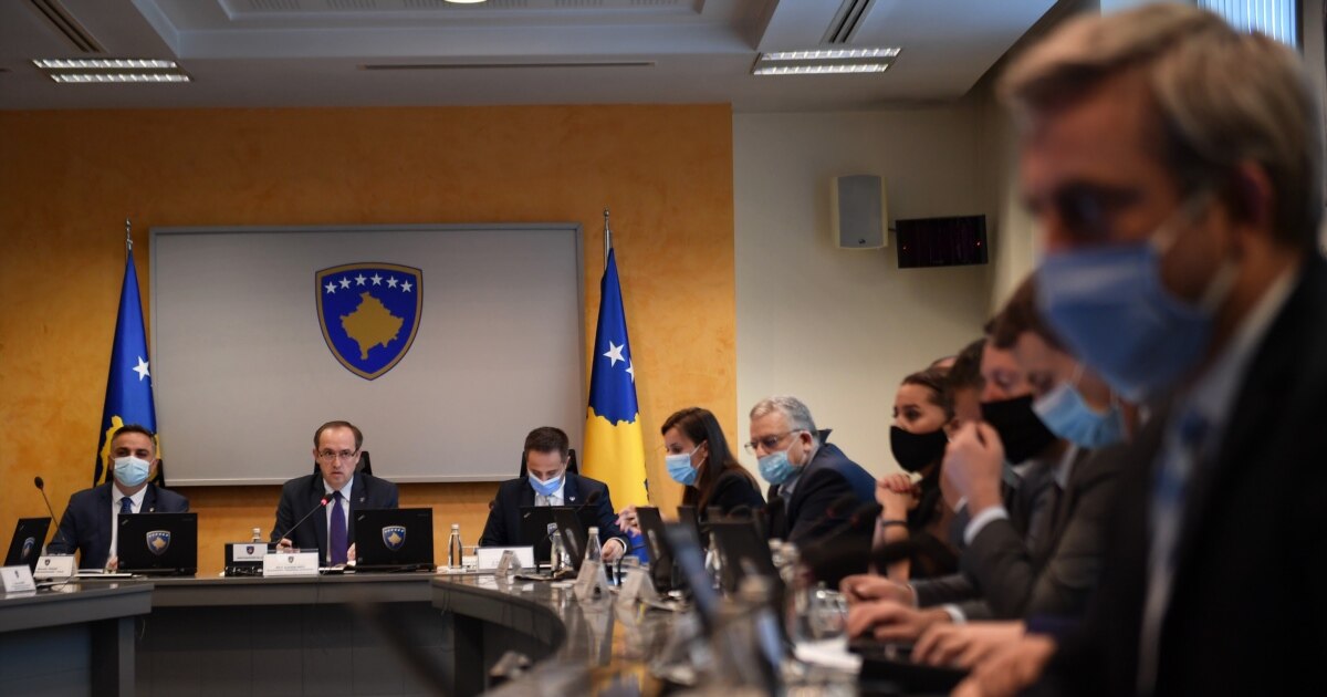 Qeveria e Kosovës: Maskat obligative, teste negative për qytetarët e ...