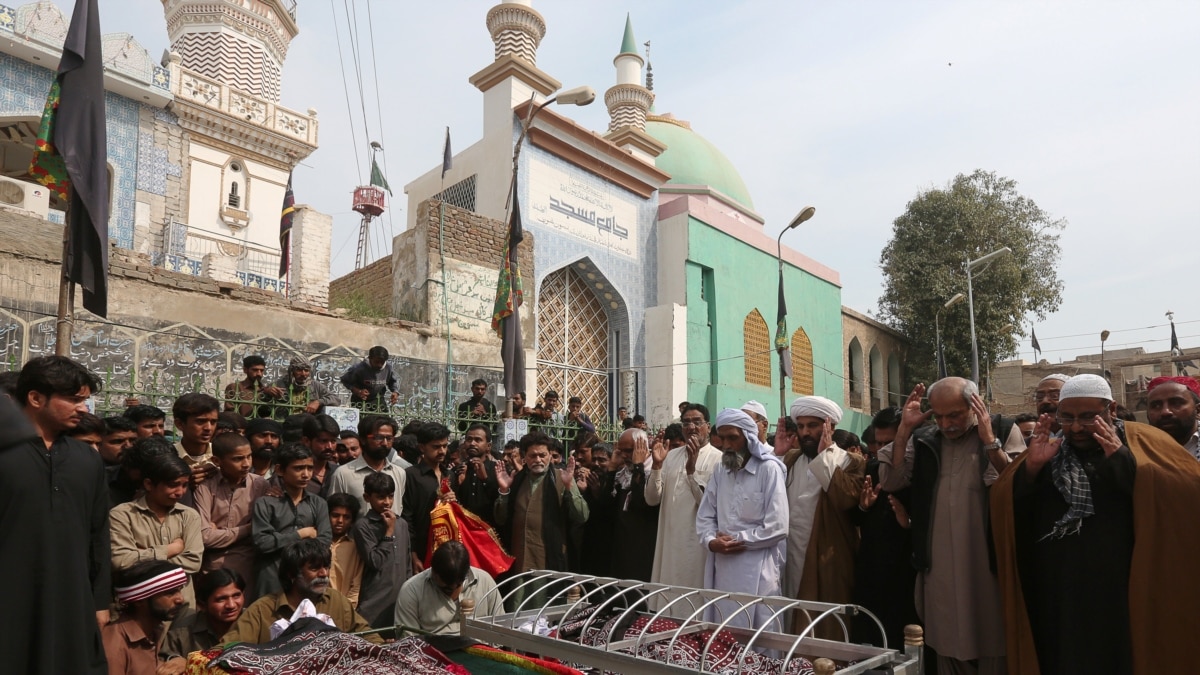 Afghanistan Demands Pakistan Hand Over Militants, Close Training Camps