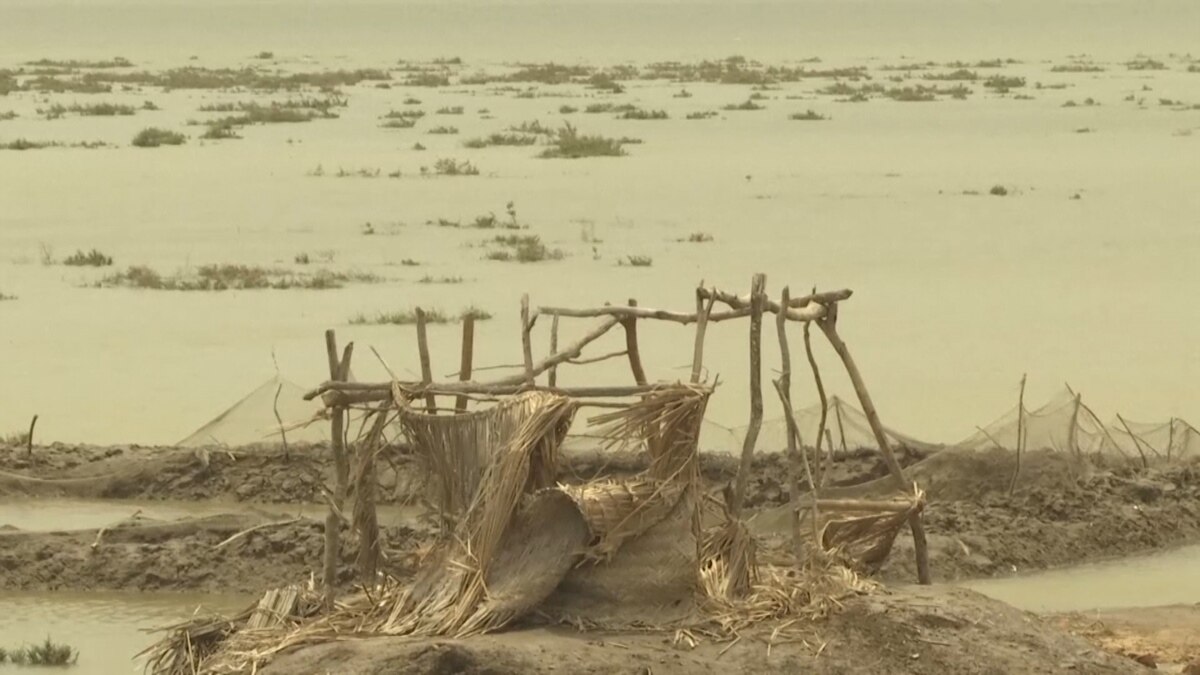 Lost To The Sea: Rising Tides Engulf Pakistani Coast