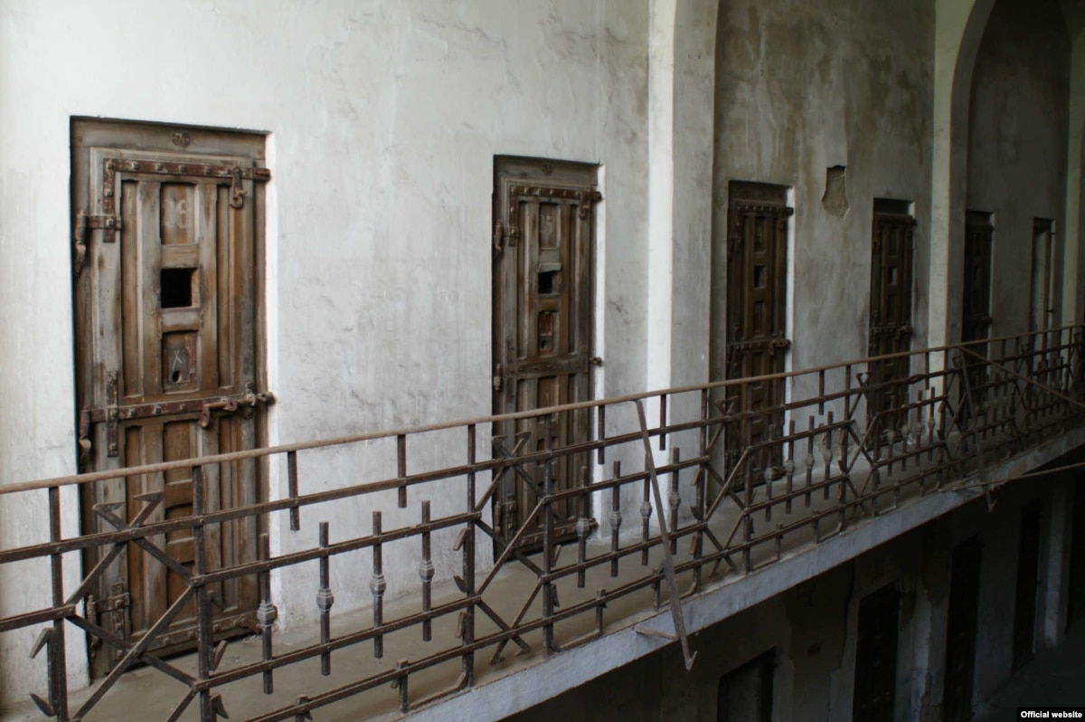 Romania Prison Chief Charged With Genocide