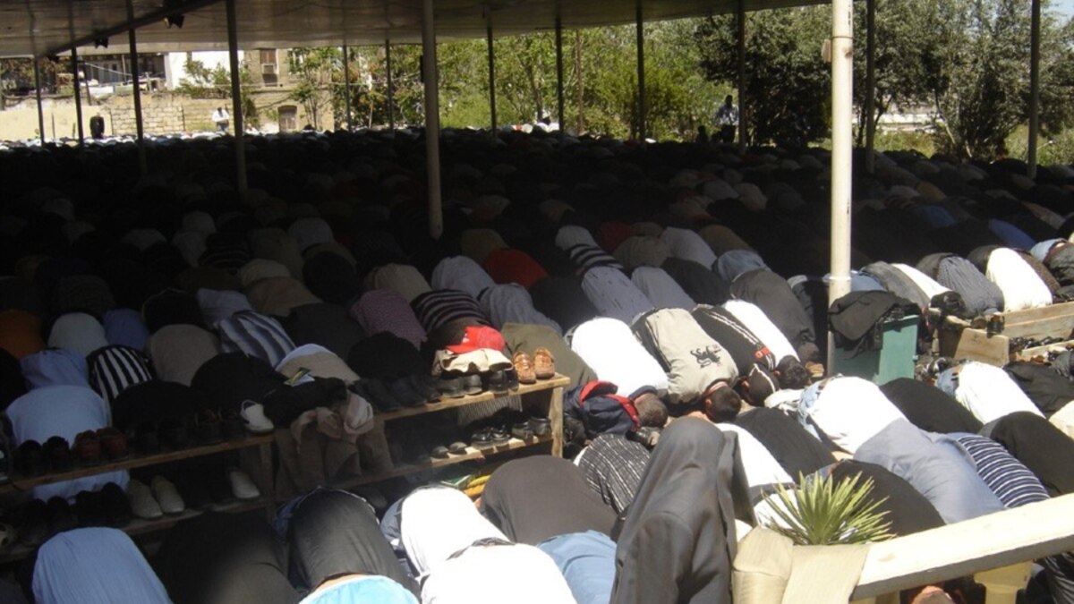 Azerbaijan: Why Is 'Alternative' Islam Gaining Strength?