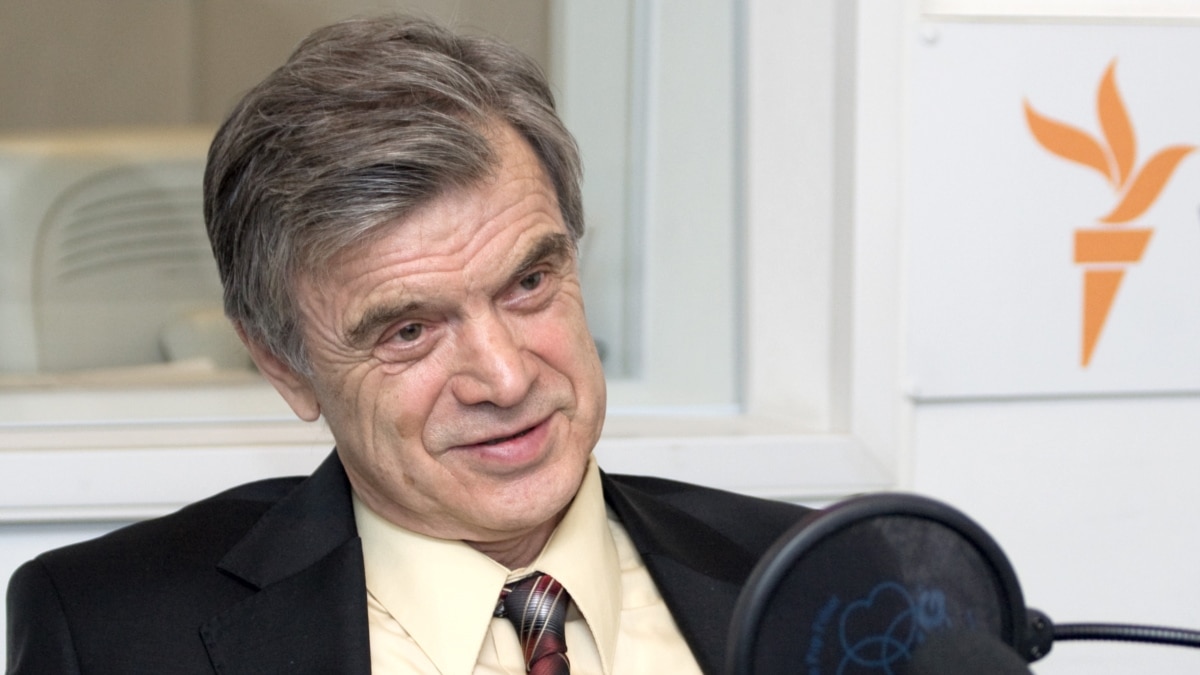 Ruslan Khasbulatov, Whose 1993 Showdown With Yeltsin Led To Deadly ...