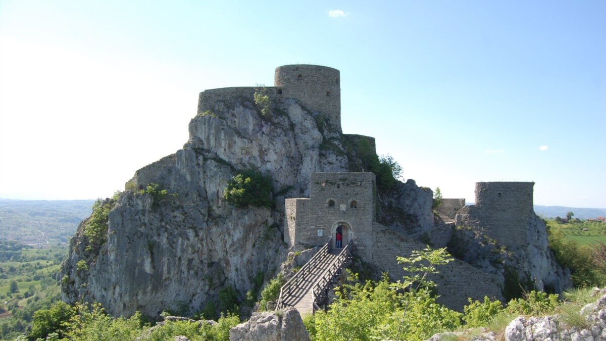 Nacionalni spomenik BiH: Stari grad Srebrenik