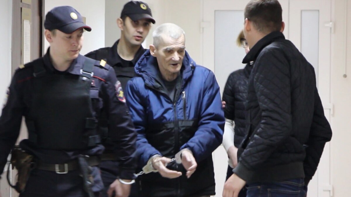 Правозащитник Юрий Дмитриев переведен в институт Сербского