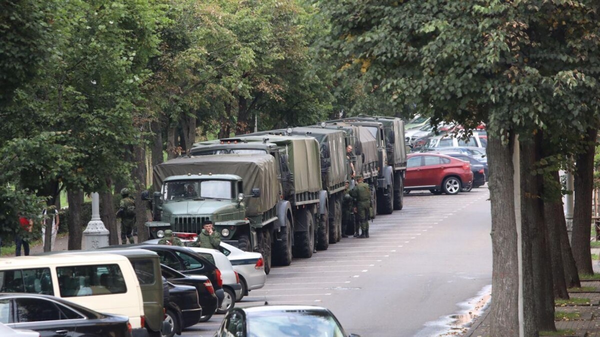 Tens Of Thousands Rally In Minsk To Demand Lukashenka's Resignation