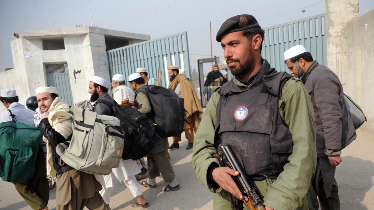 Are Pakistan's Hardline Muslim Preachers A New Taliban Target?