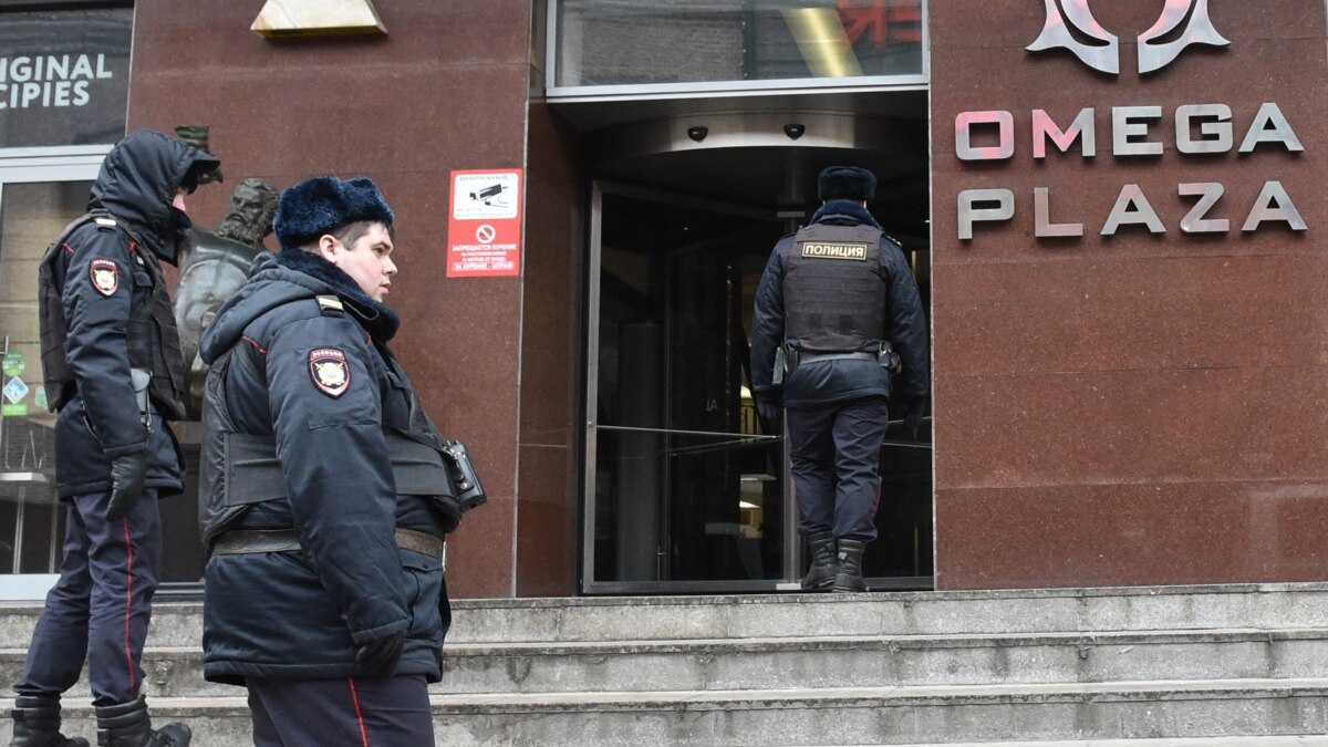 Across Russia Police Raid Offices Of Foundation Run By Kremlin Foe Navalny