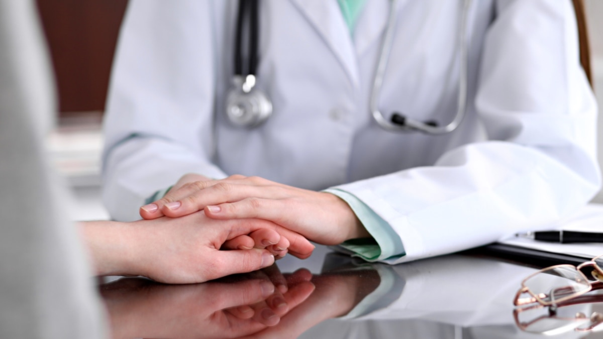 Cilat janë raportet ndërmjet mjekëve dhe pacientëve?