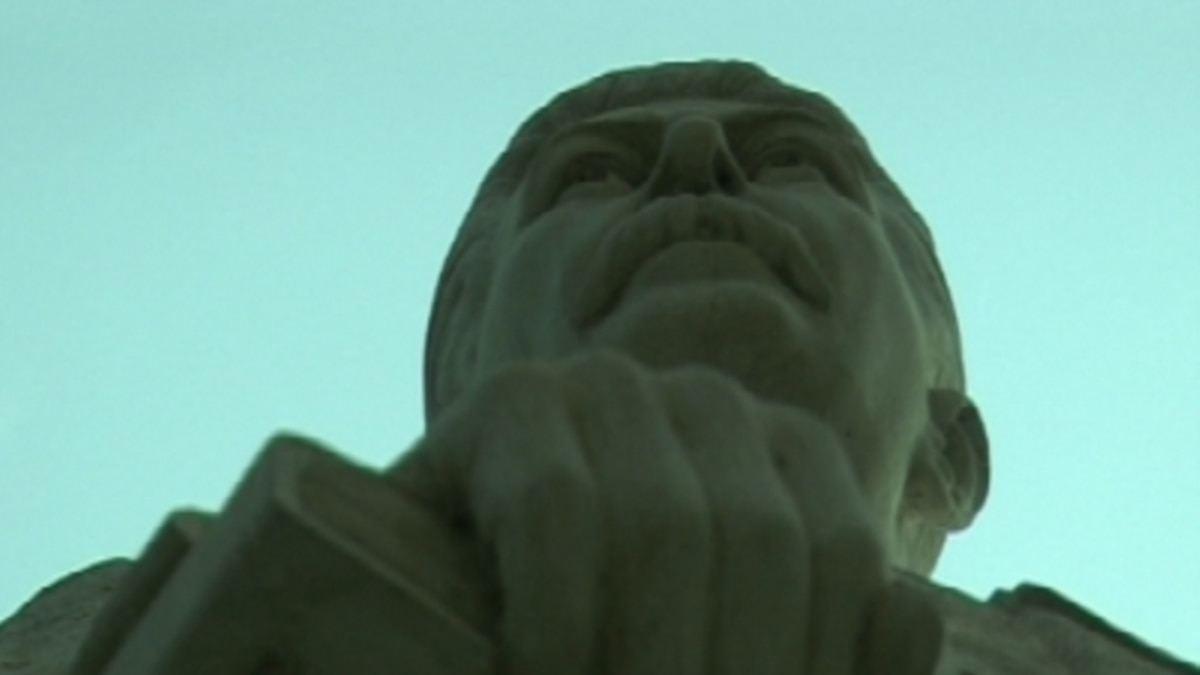 Communists In Eastern Ukraine Want Stalin Monument