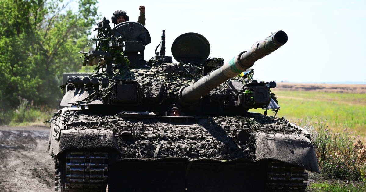 Ukraine Will Receive 90 T-72 Tanks From Allies