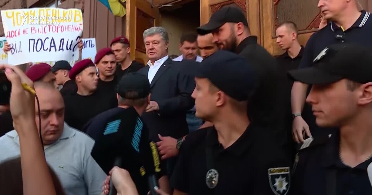 Ukrainian Ex-President Questioned In Tax-Evasion Case