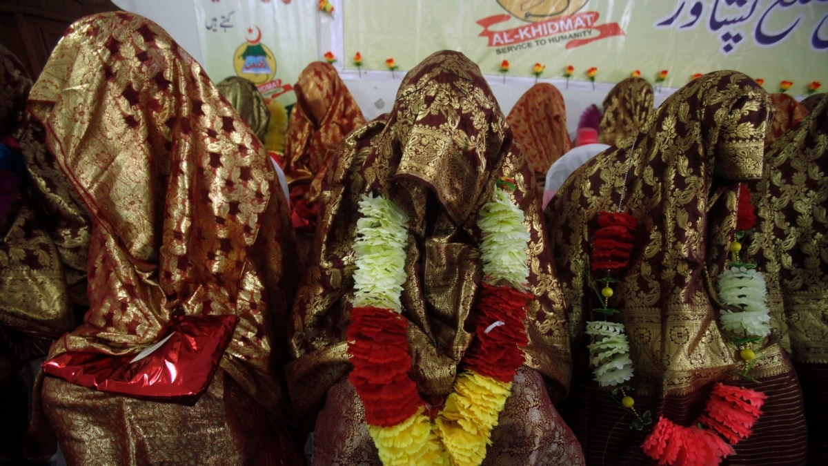 Clerics Oppose Music, Dance At Pashtun Village Weddings