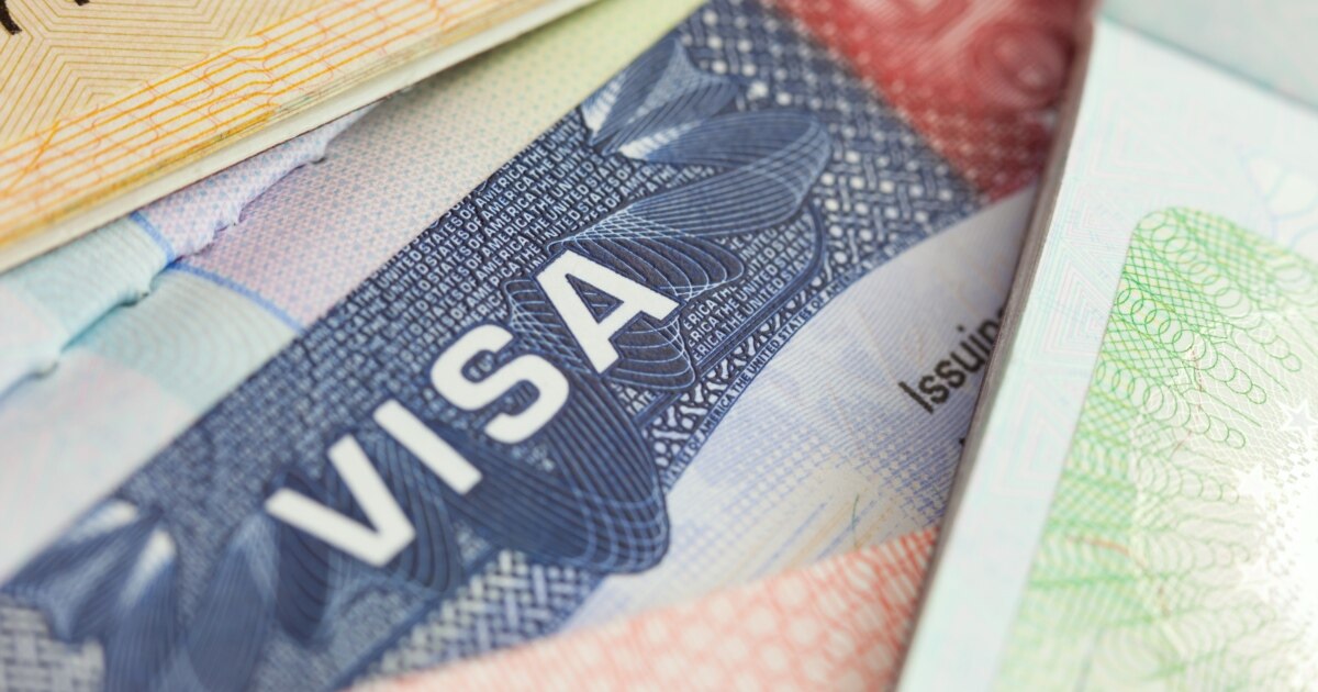 Românii ar putea călători fără vize în SUA din 2025. Ambasador american ...