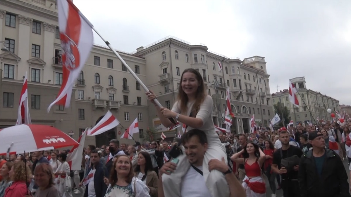 Mass Protests And An Armed President As Standoff In Belarus Enters ...