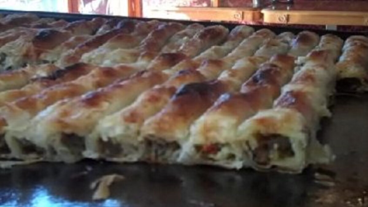 Sve su pite pite, al' burek je pitac