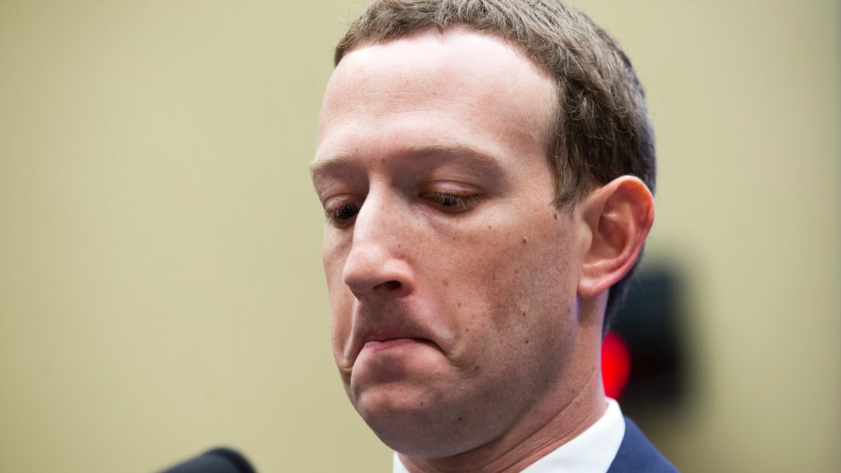 Арбитър на истината Проваля ли се Фейсбук в проверката на фактите