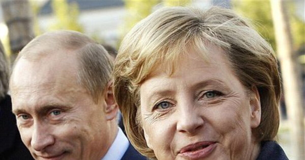 Putin-Merkel Meeting Shows Strains In EU-Russia Ties