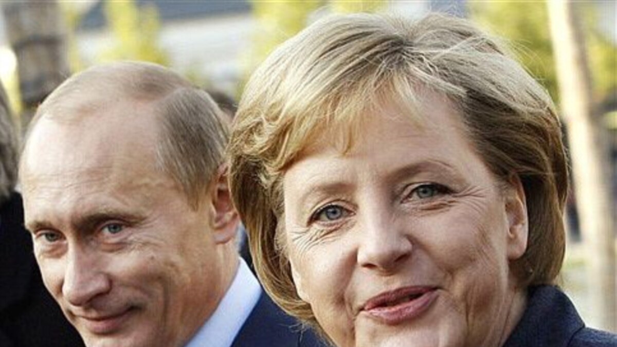 Putin-Merkel Meeting Shows Strains In EU-Russia Ties