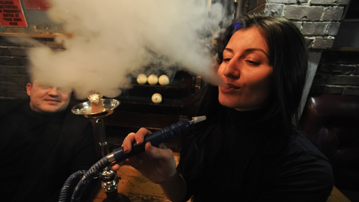 Kazakhs Try To Stamp Out The Hookah