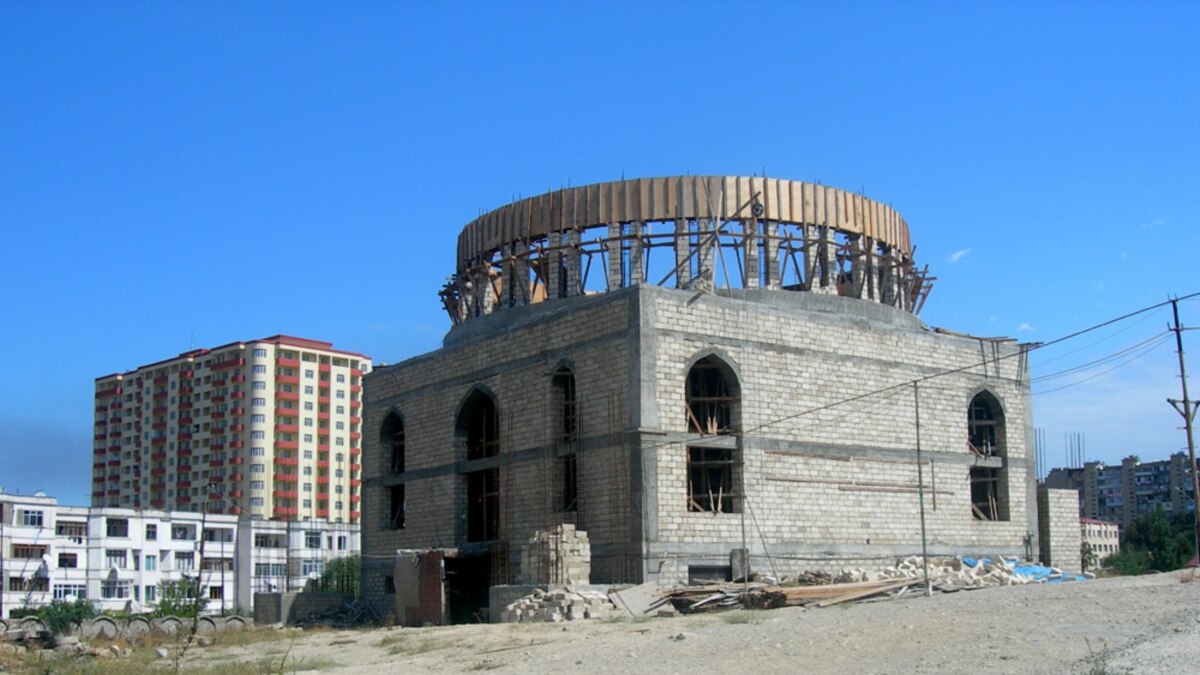 Azerbaijan Stops Mosque Demolition After Warning From Iranian Cleric