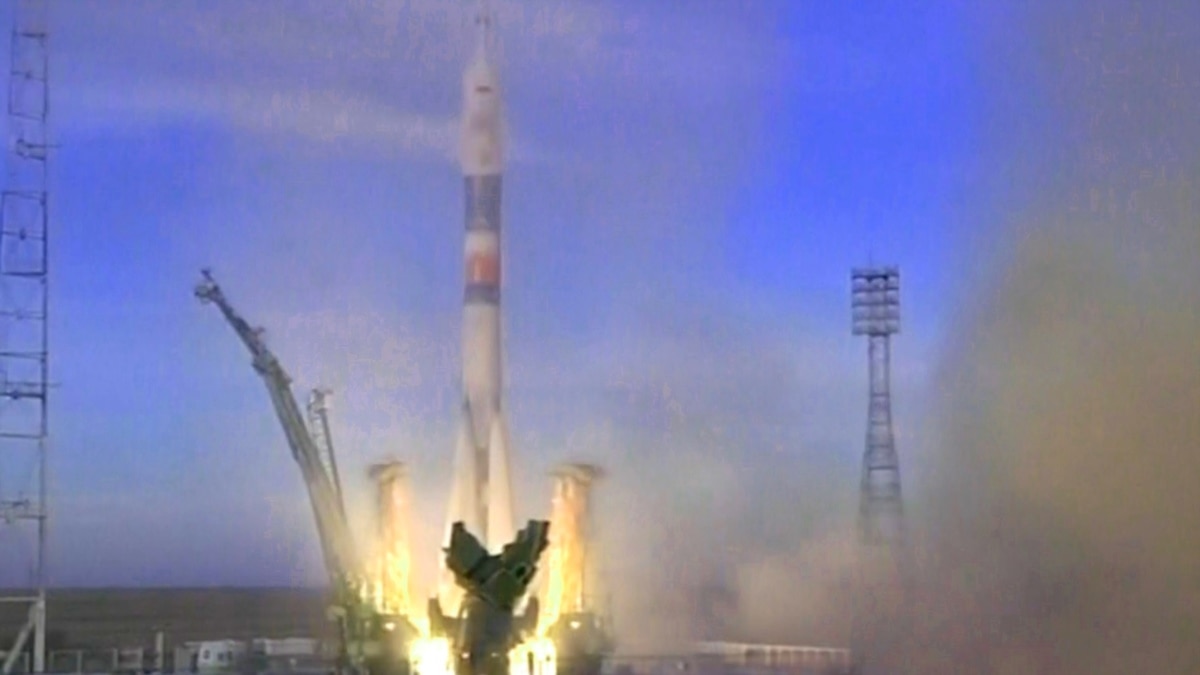 Soyuz Rocket Launch Succeeds After October Failure