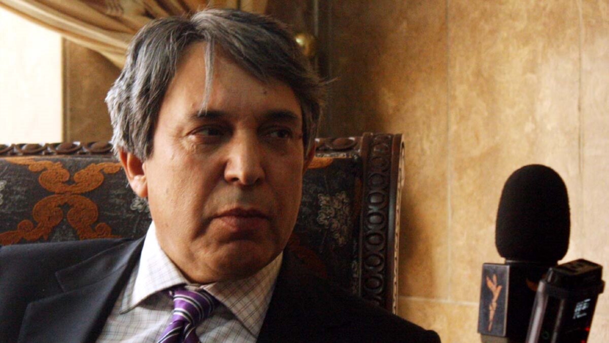 Karzai's Brother Renounces U.S. Citizenship To Enter Afghan Politics