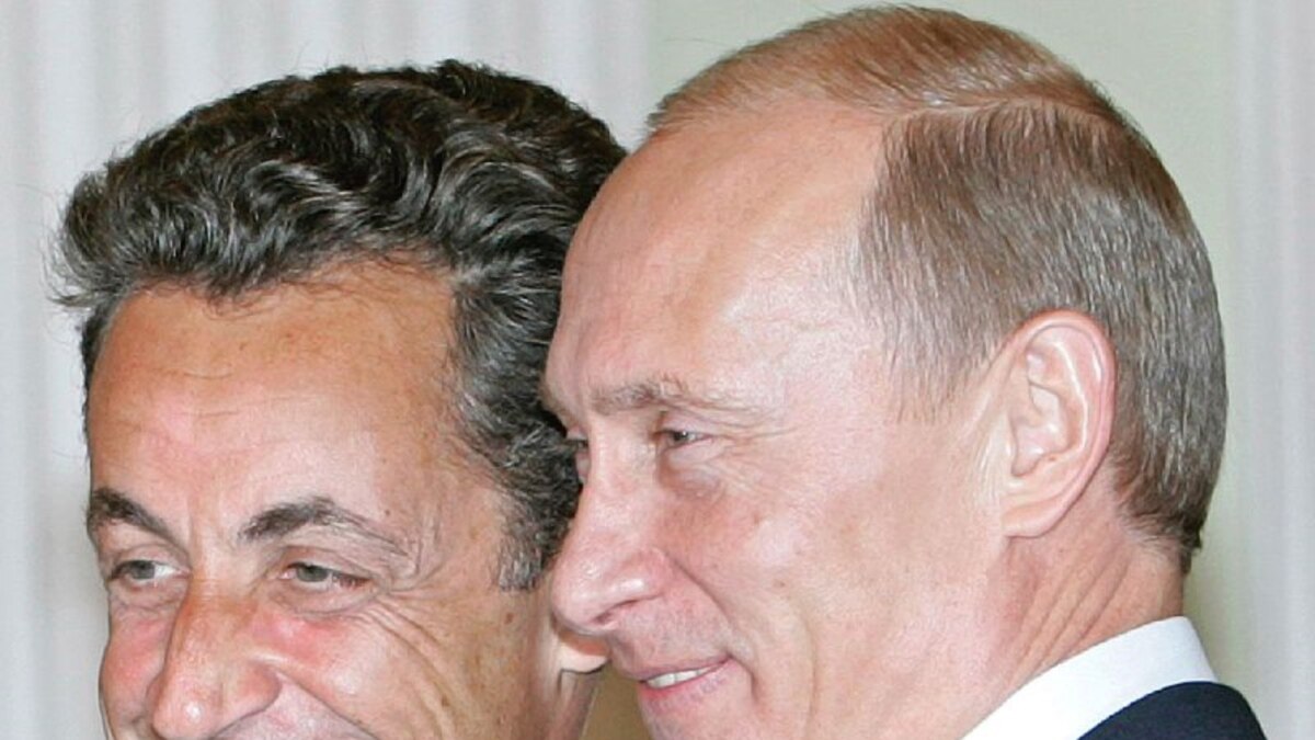 Russia: Putin Heads To Paris For First Major Trip As Prime Minister