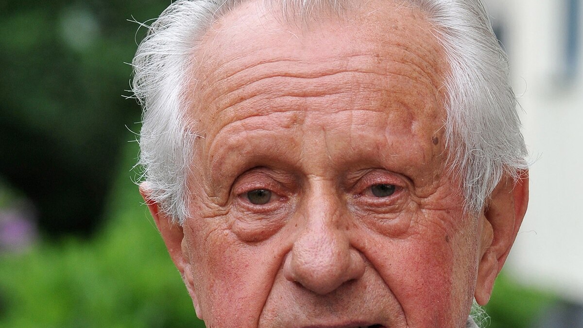 Germans Once Again Look To Past, As West German Officer Revealed As ...